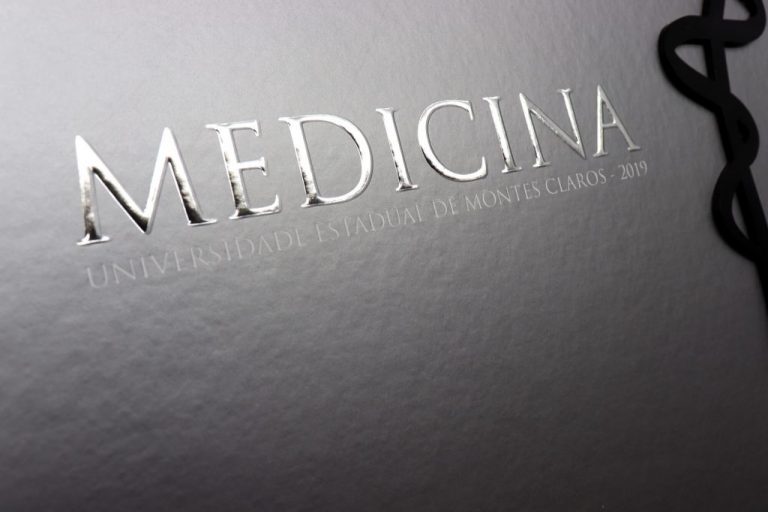 Impressão Hot stamping – Acabamento de luxo – Alpha Convites